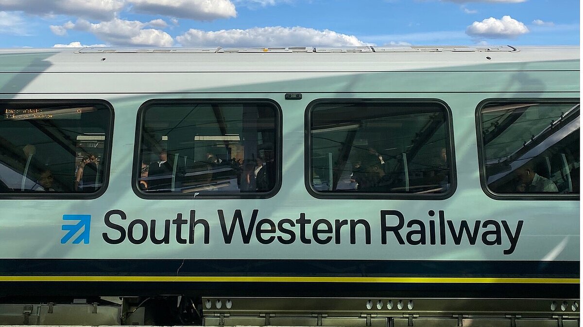 Wimbledon MP reveals eye watering £5.5 million monthly bill for new SWR ...