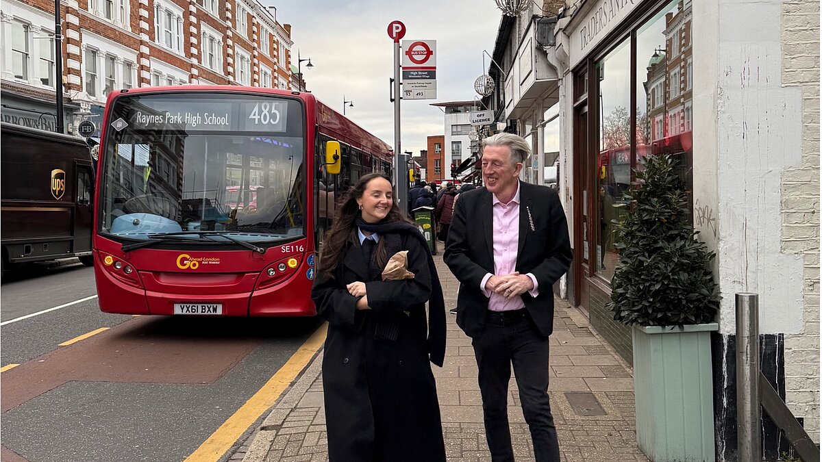 Wimbledon MP shows support for local businesses struggling from budget ...